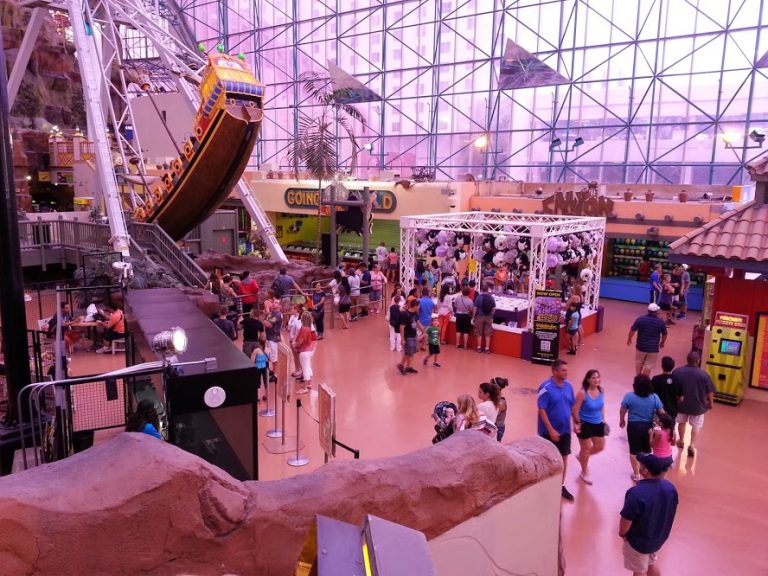 Las Vegas Family Guide; El Loco Roller Coaster, Adventure Dome | It's a ...