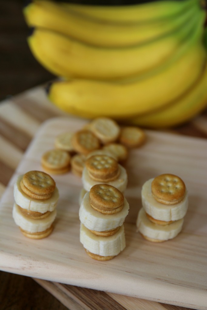 Cream Cheese and Mango Salsa Crackers | It's a Lovely Life!